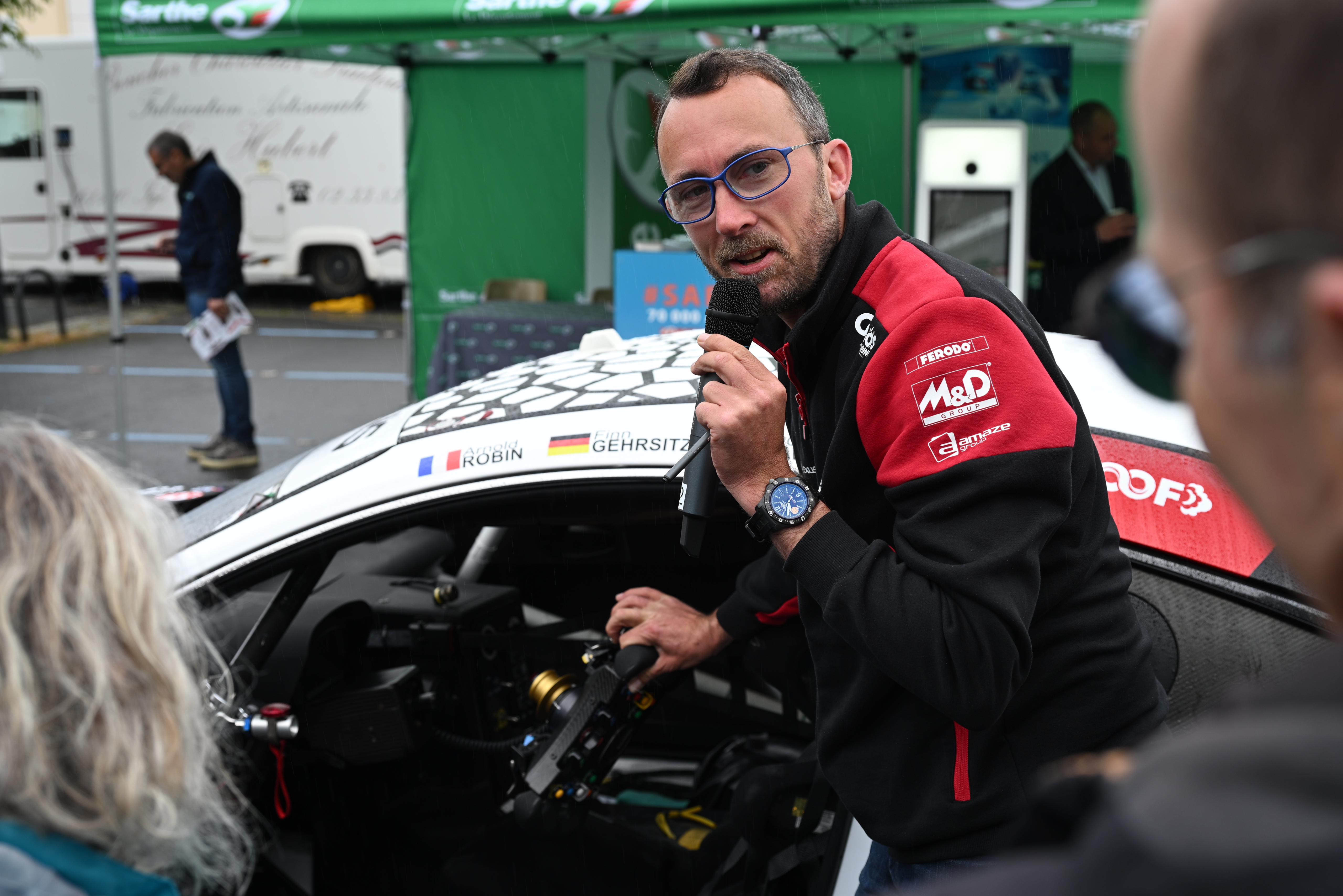 24 Heures du Mans : le pilote Arnold Robin à la rencontre des Sarthois | Actualité Sarthe.fr